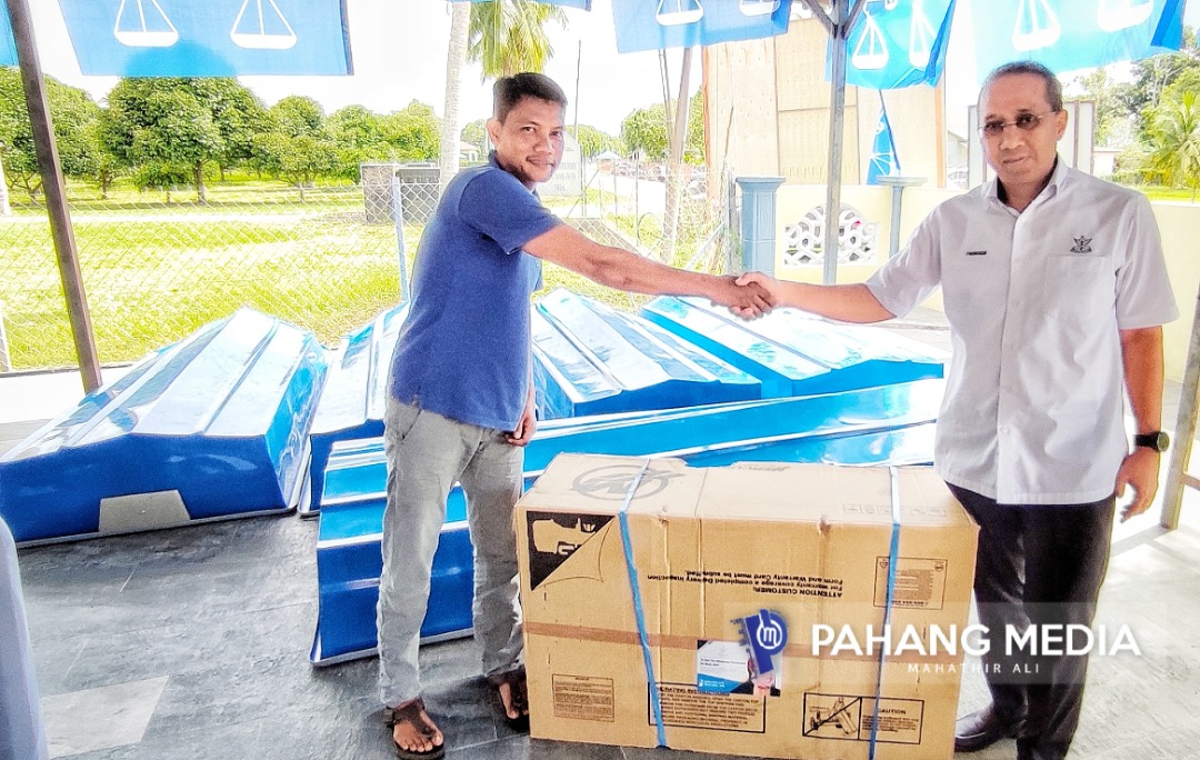 NELAYAN ORANG ASLI RUNCHANG TERIMA BOT FIBER, ENJIN - Pahang Media