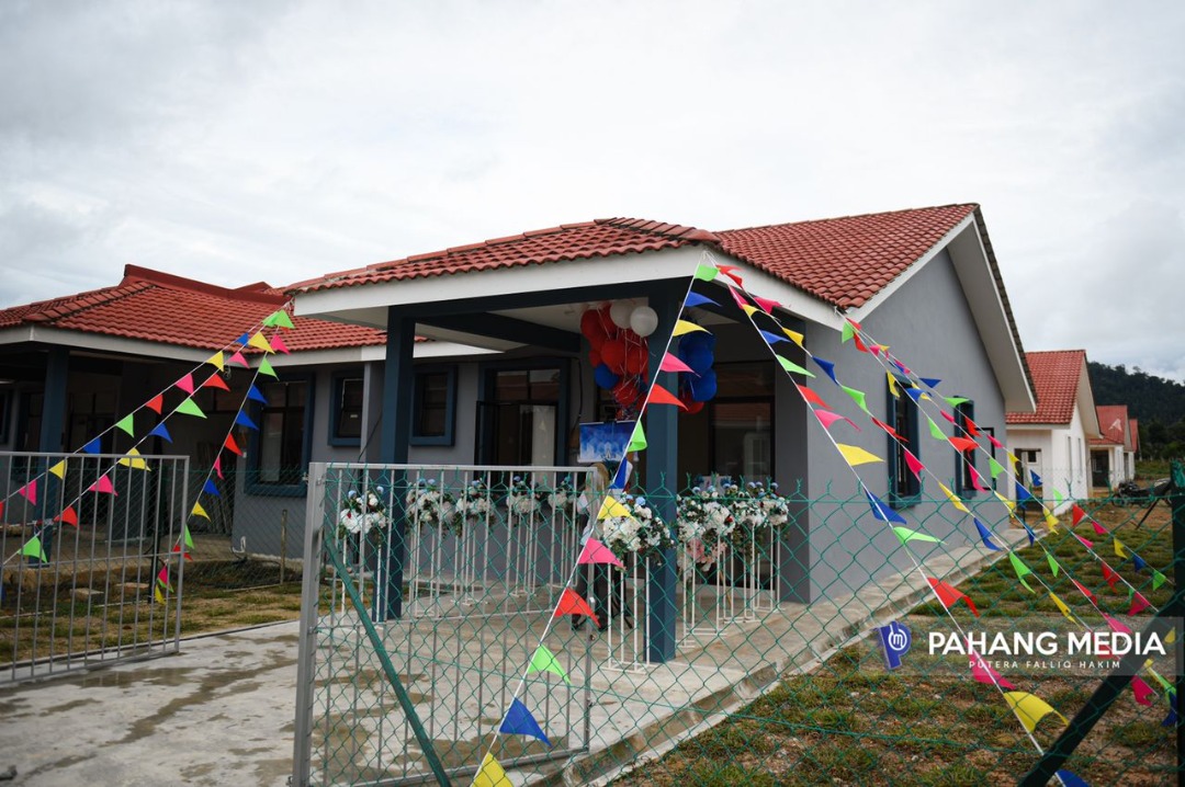 GENERASI KEDUA GEMBIRA BERPELUANG MILIKI RUMAH SENDIRI - Pahang Media