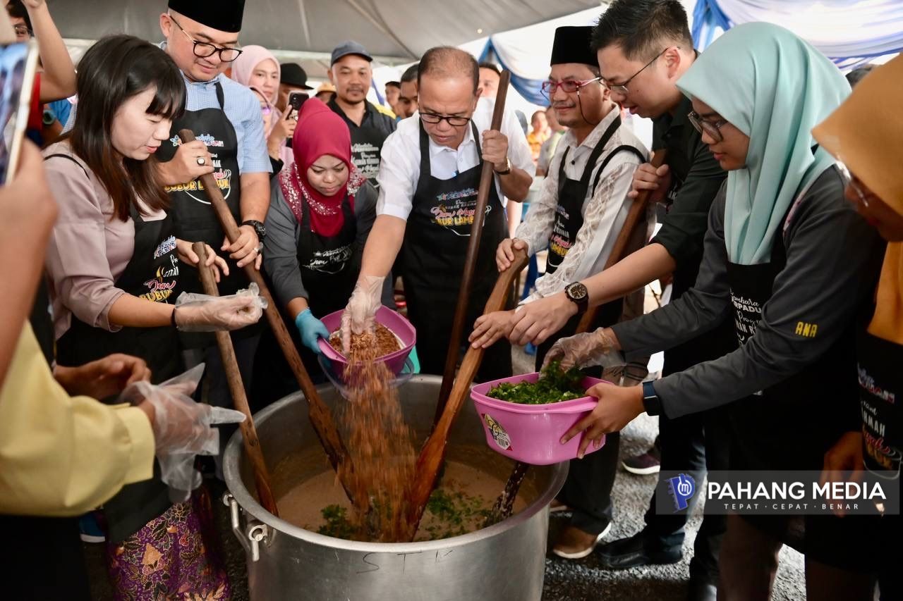 PROGRAM JOM MASAK BUBUR LAMBUK PERMULAAN BAIK PUPUK PERPADUAN - Pahang Media
