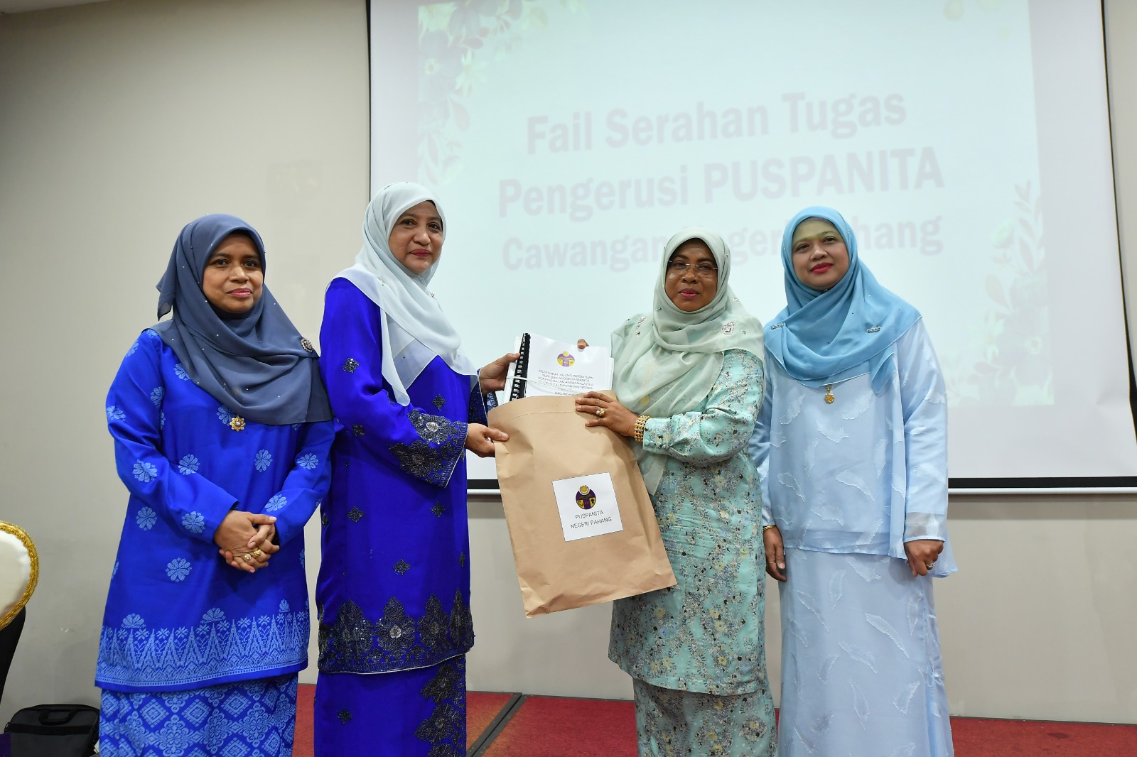 PUSPANITA PAHANG SERAH TERIMA TUGAS PENGERUSI BAHARU - Pahang Media