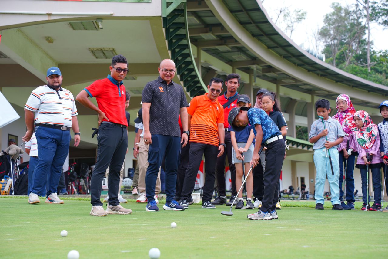 KLINIK ASAS SASAR LAHIR PEMAIN INDUSTRI SUKAN GOLF BERKUALITI - Pahang ...