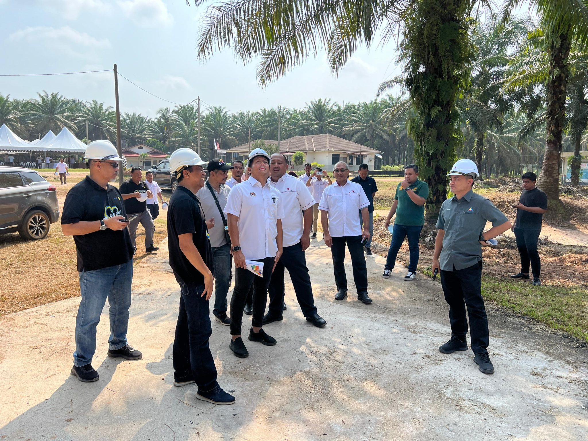 LAPAN MENARA TELEKOMUNIKASI BAHARU TELAH BEROPERASI DI PARLIMEN PAYA ...