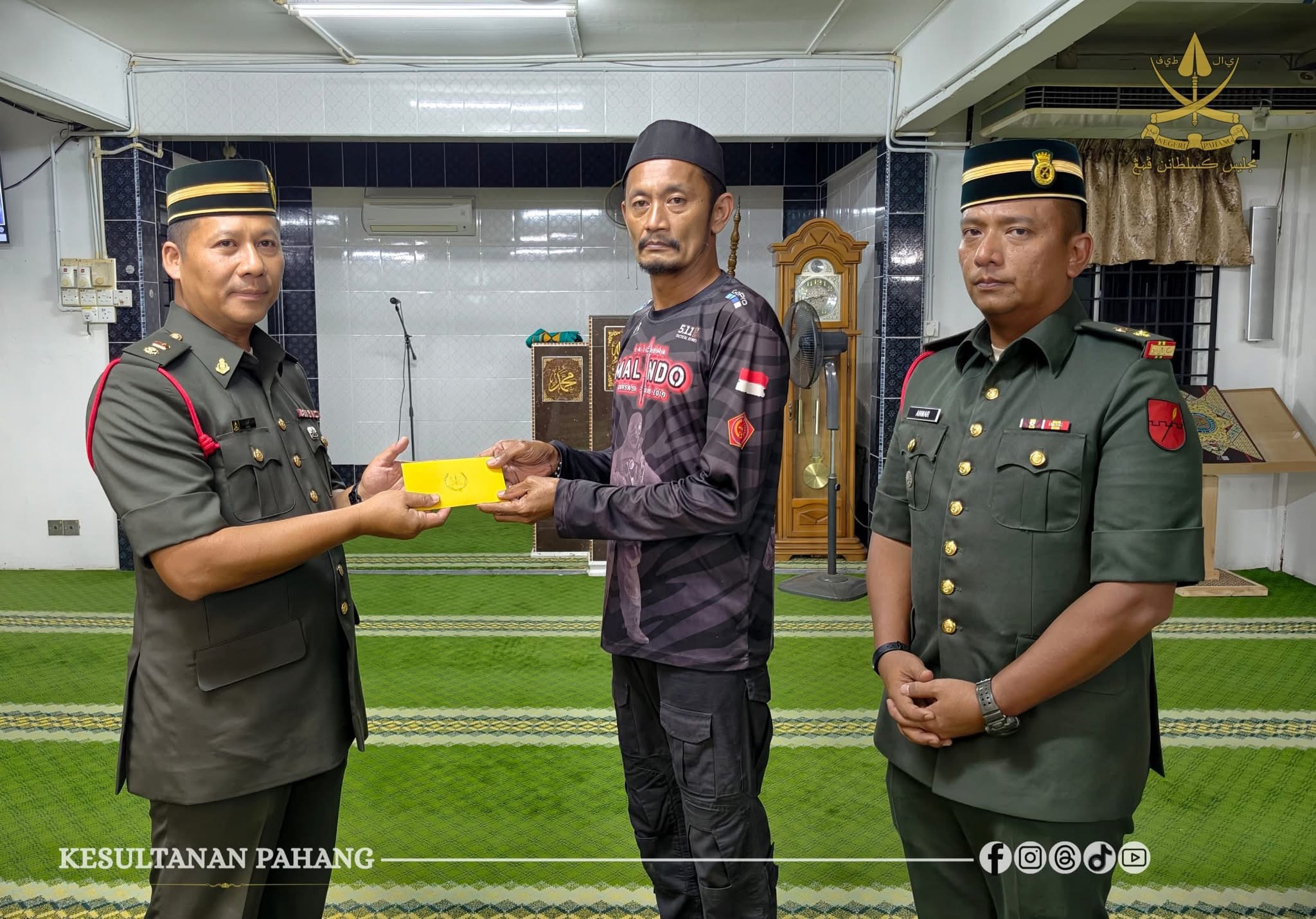 KDPB Sultan Pahang kurnia sumbangan kepada waris Prebet Muhammad Amirul ...